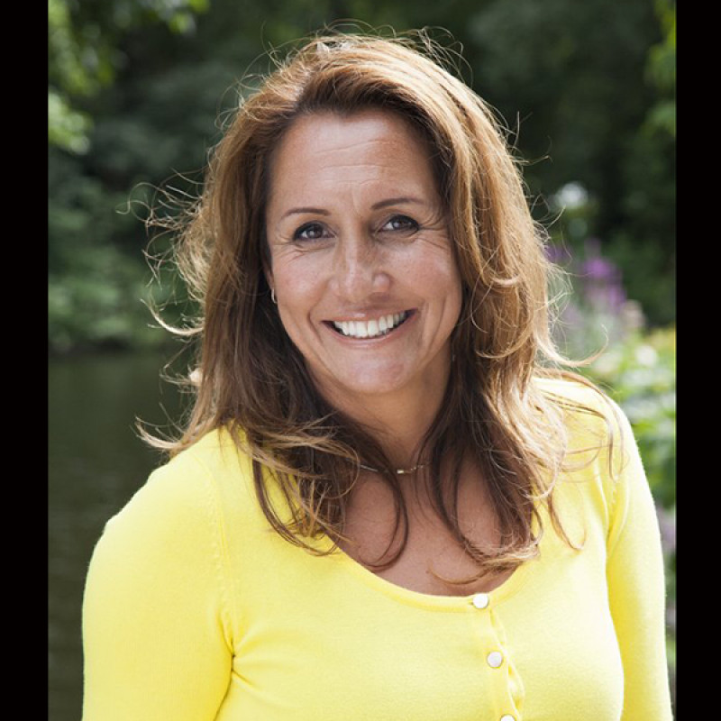 Characteristic women | Andrea | Bullet Models