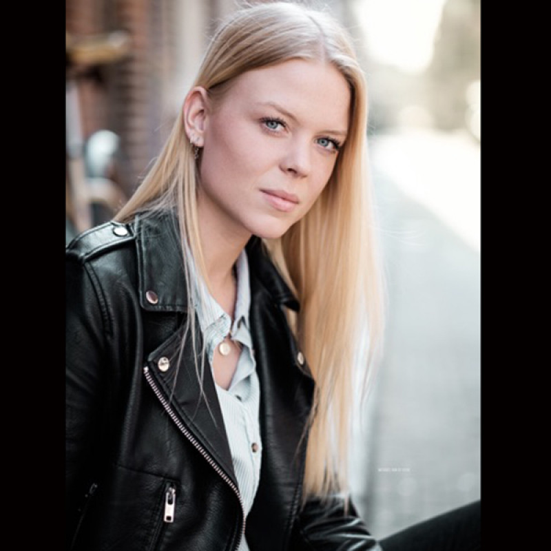 Characteristic women | Kim | Bullet Models