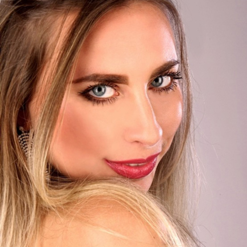 Real women | Alice | Bullet Models