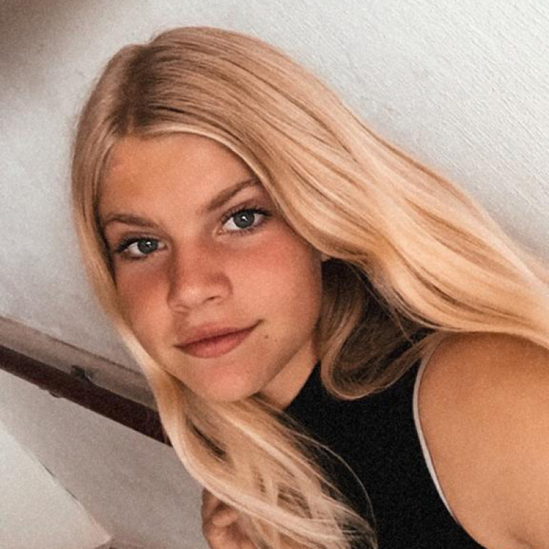 Women | Robyn | Bullet Models