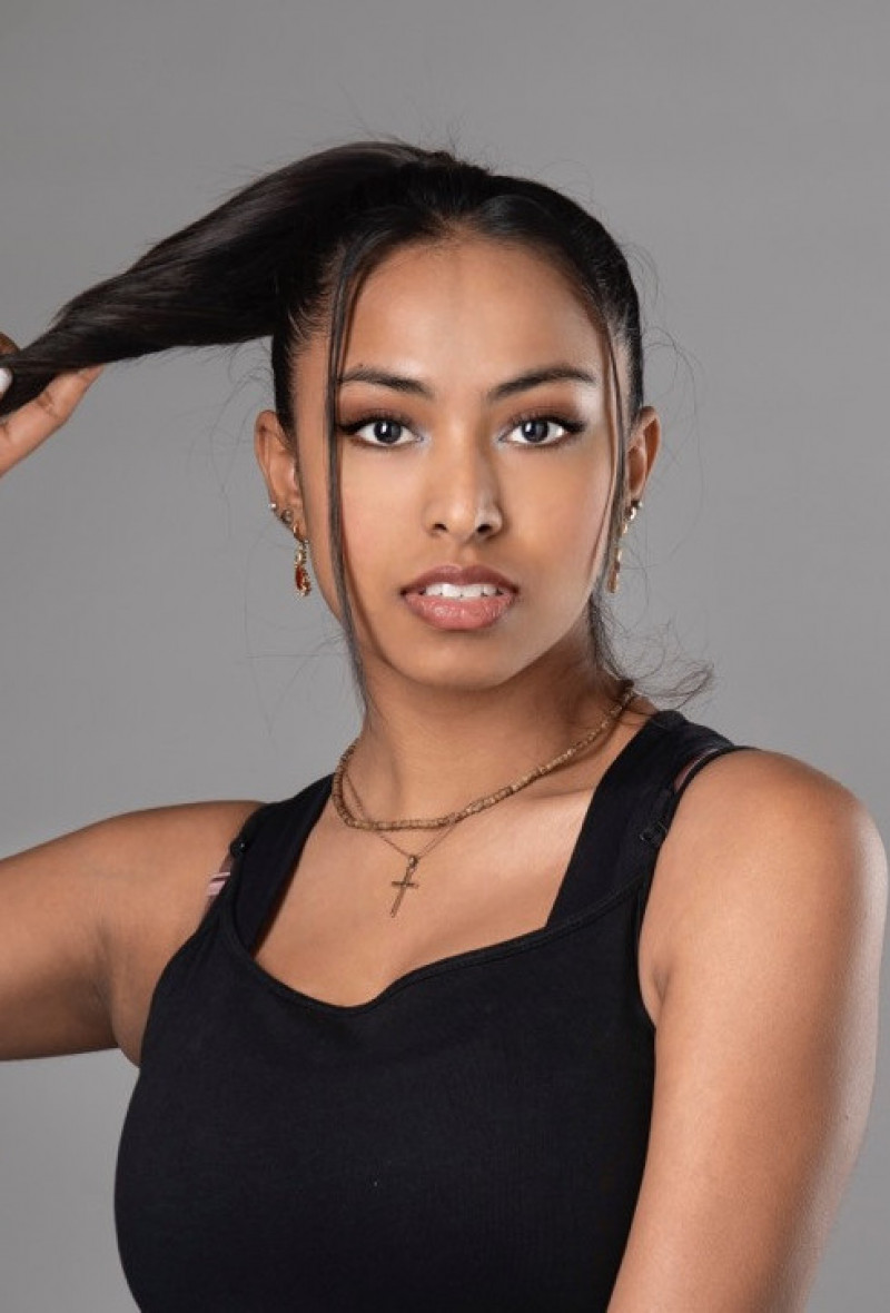 Women | Nisha | Bullet Models