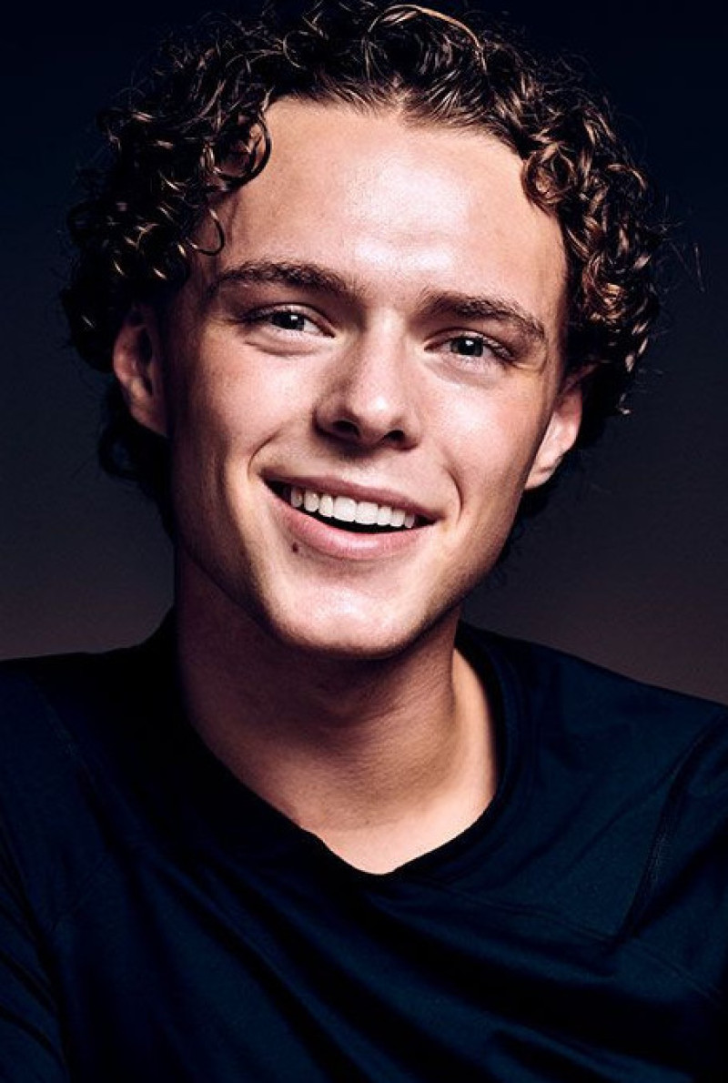 Pro-dance men | Isaac | Bullet Models