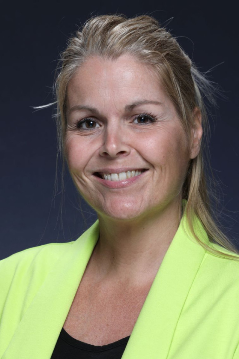 Real women | Suzanne | Bullet Models