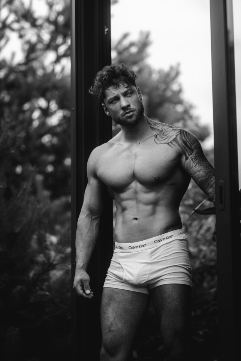 Characteristic men | Robin | Bullet Models