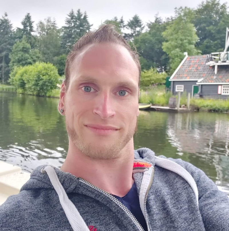 Real men | Tom | Bullet Models