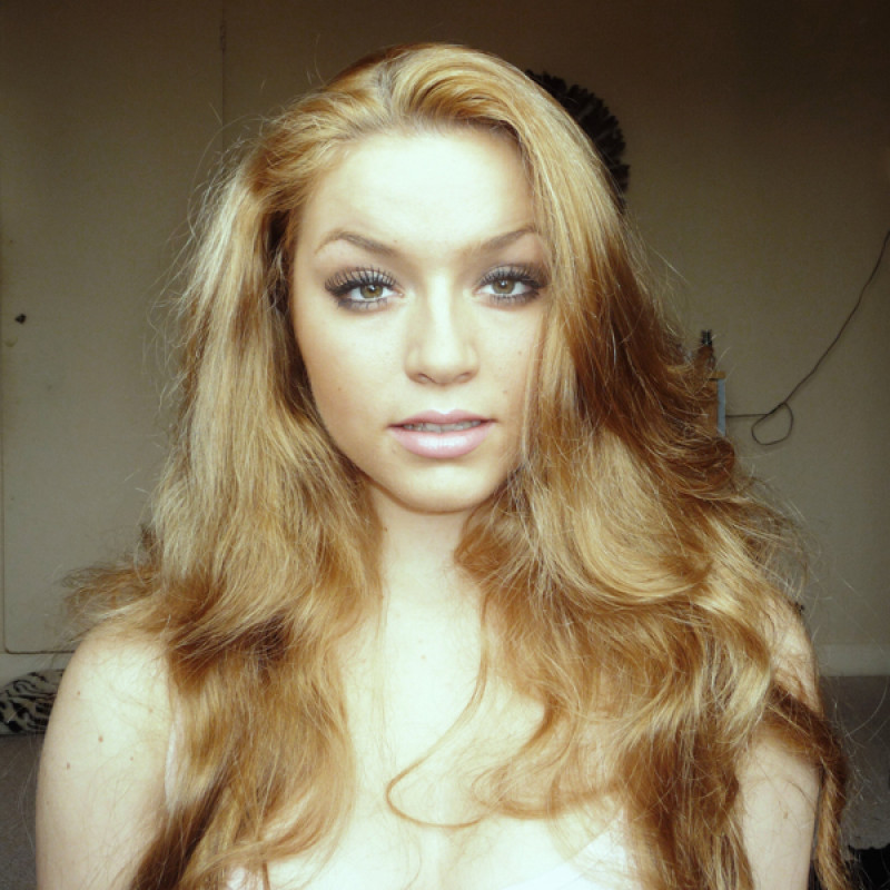 Characteristic women | Bette | Bullet Models