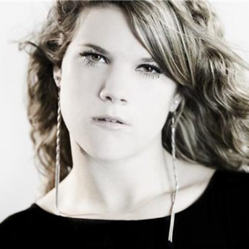 Real women | Angelique | Bullet Models