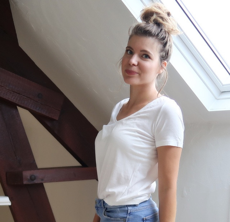 Real women | Charlotte | Bullet Models