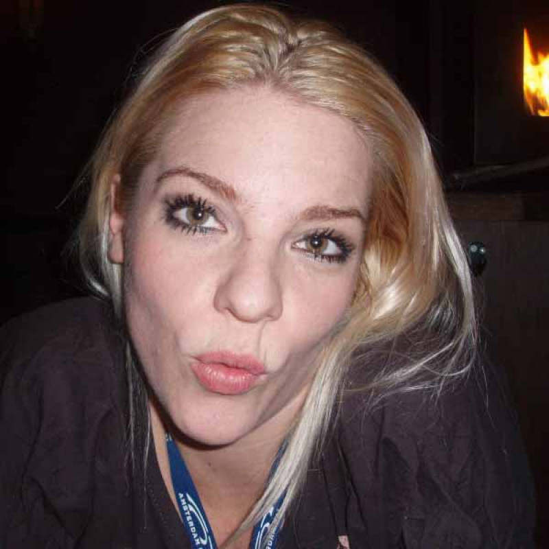 Real women | Daisy | Bullet Models