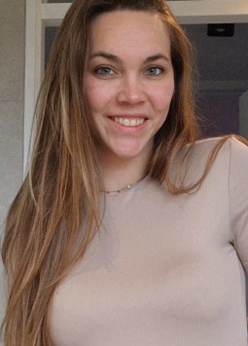 Real women | Sharon | Bullet Models