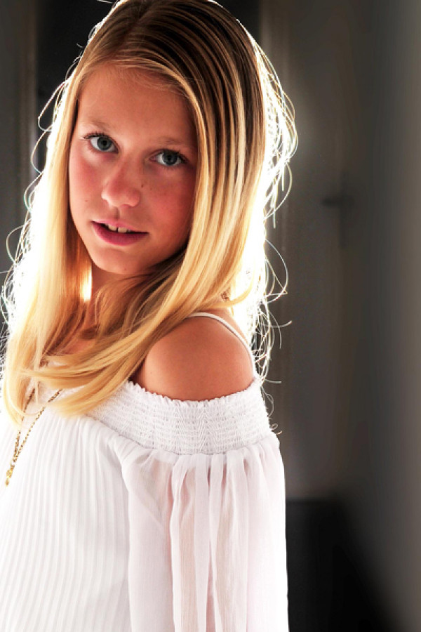 Real women | Lisa | Bullet Models