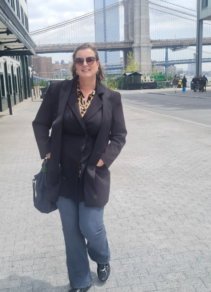 Real women | Suzanne | Bullet Models