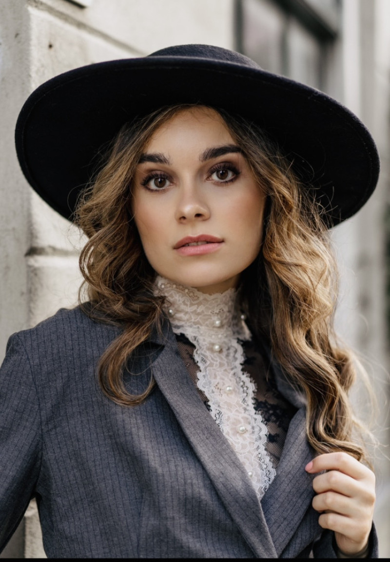 Women | Esther | Bullet Models