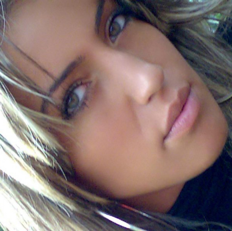 Real women | Melek | Bullet Models