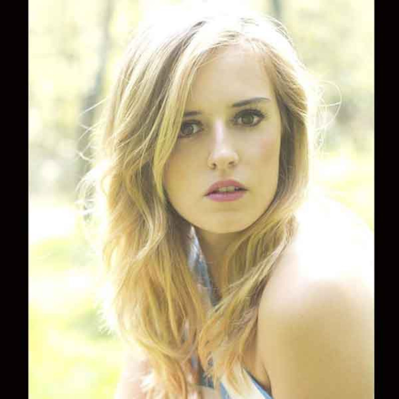 Characteristic women | Jennifer | Bullet Models