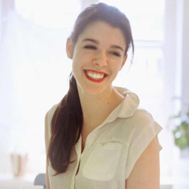 Characteristic women | April Sunshine | Bullet Models