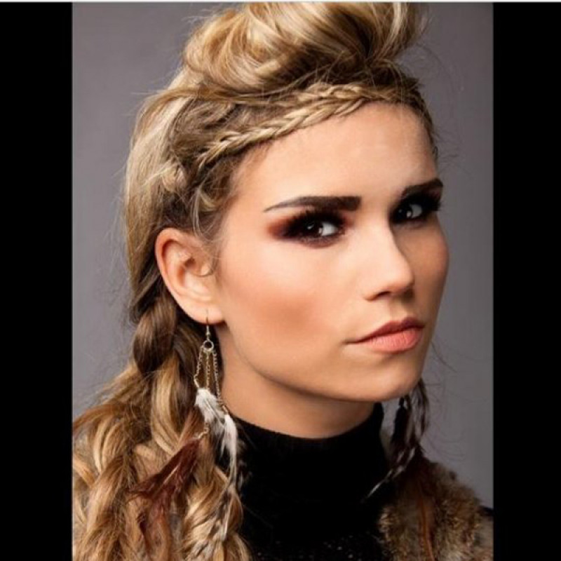 Characteristic women | Laura | Bullet Models