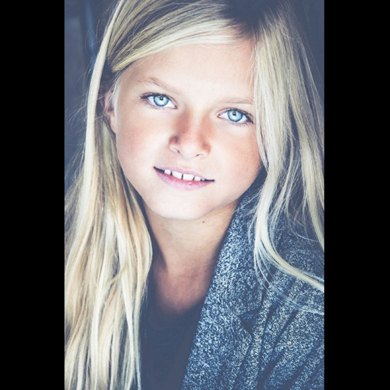 Girls | Eline | Bullet Models